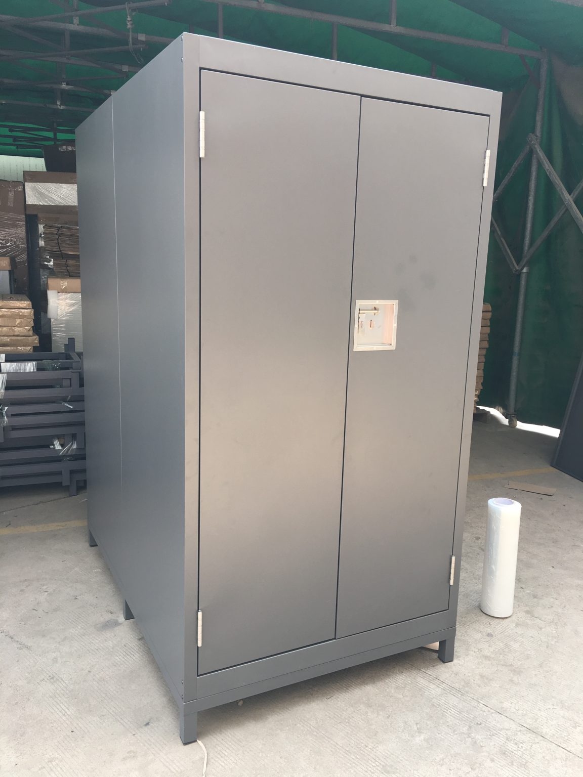 Mini warehouse metal storage locker